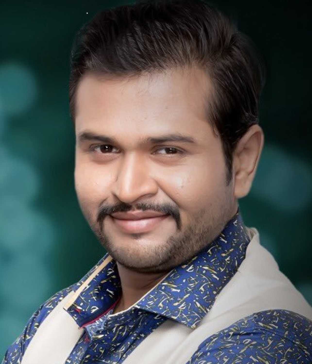 Nikhil Rajeshirke videos, trailers and songs - Cinestaan.com