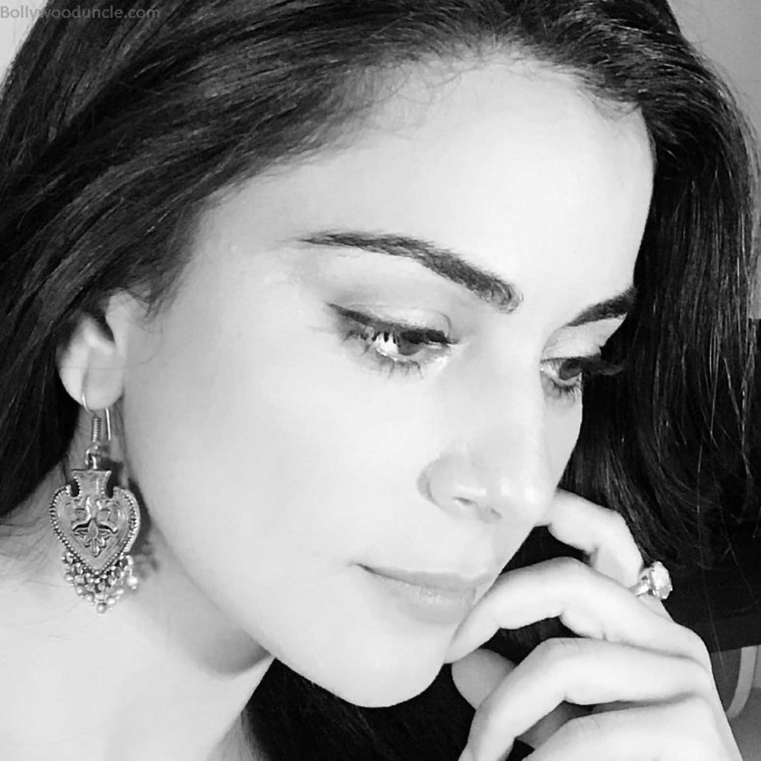 Shraddha Arya Photos And Images
