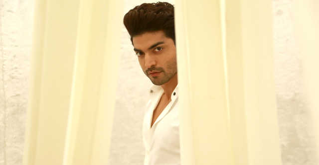 Gurmeet Choudhary photos and images - Cinestaan.com